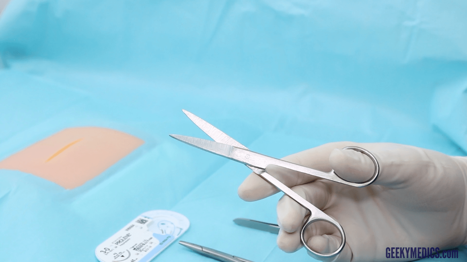 How to do Suturing: Explained - Nurseslab
